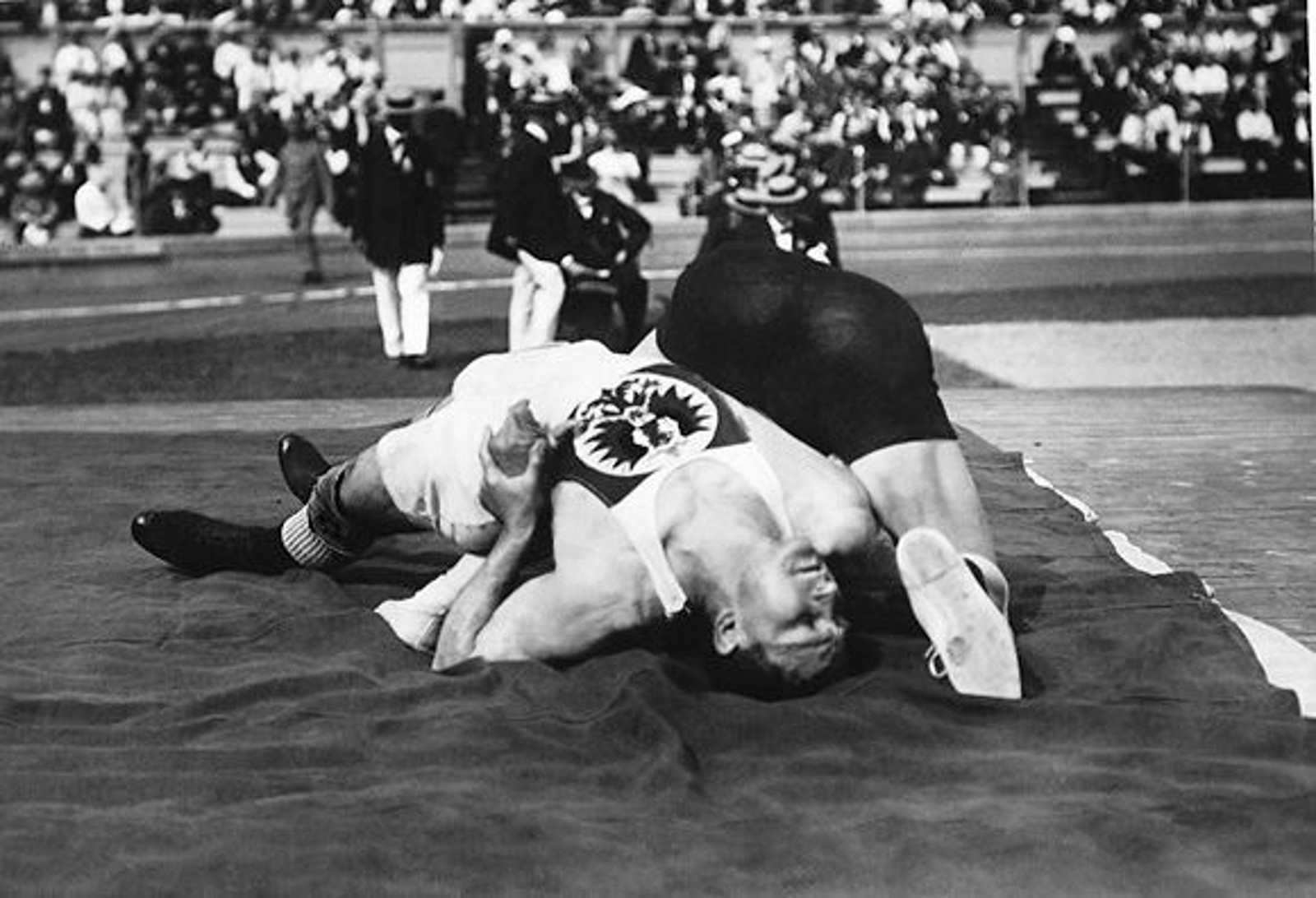 Finished by pin: Black and white wrestling volume 2