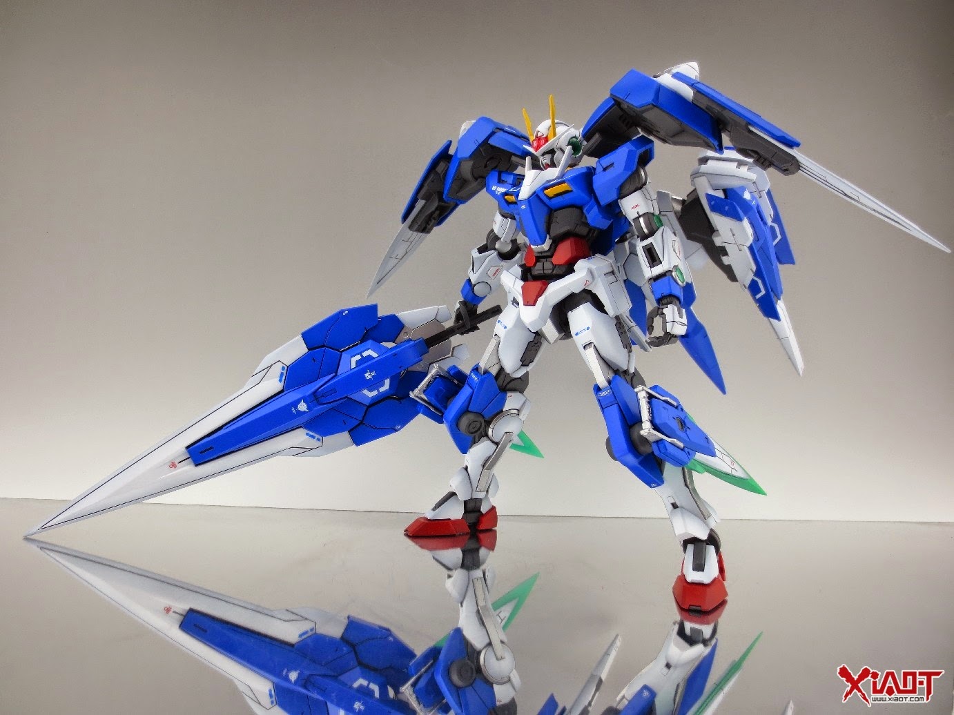 GUNDAM GUY: MG 1/100 00 Raiser + Seven Sword + XN Sword - Customized Build