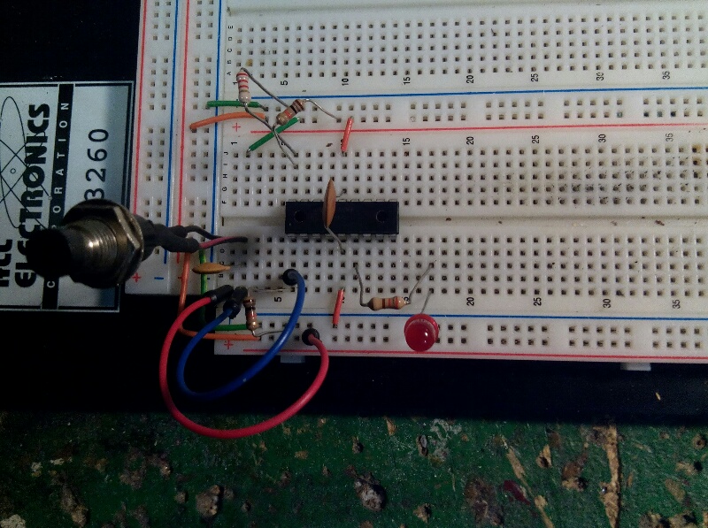 PIC Projects in Pascal: PIC Tutorial 5: Analog Comparators