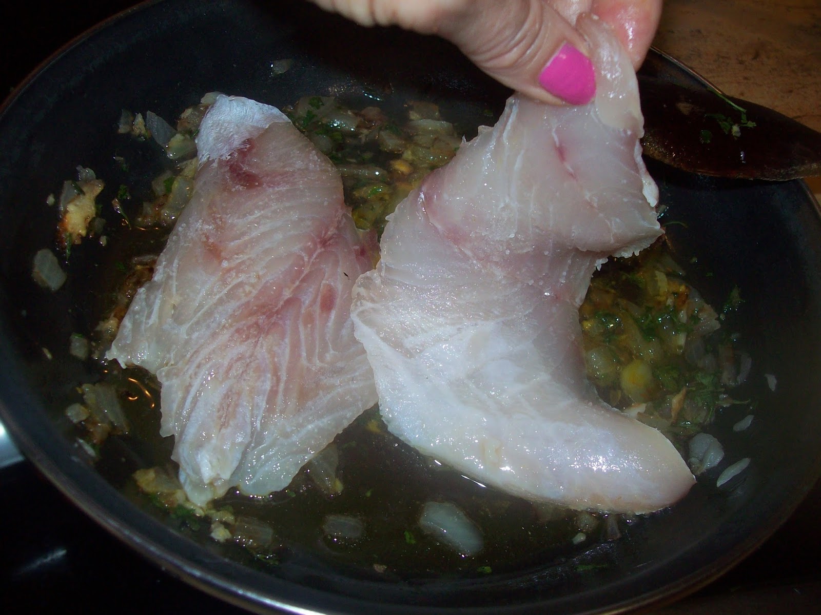 Las recetas de Carmen Ramos..Cocina Mariposa: FILETES DE PERCA A LA ...