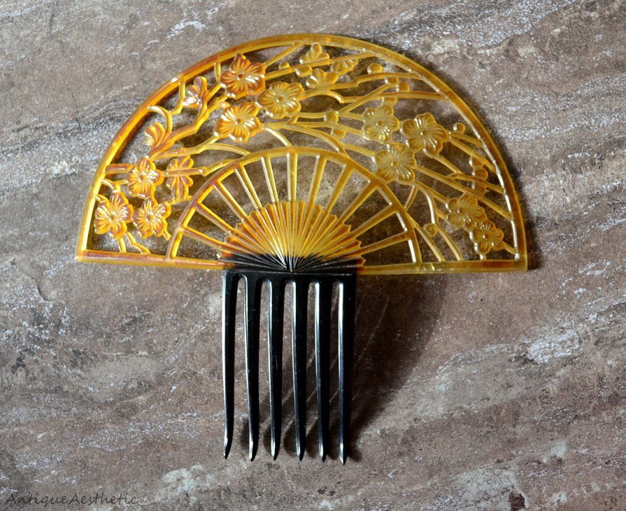 ANTIQUE AESTHETIC: Decorative Hair Combs and the dreaded Celluloid Rot