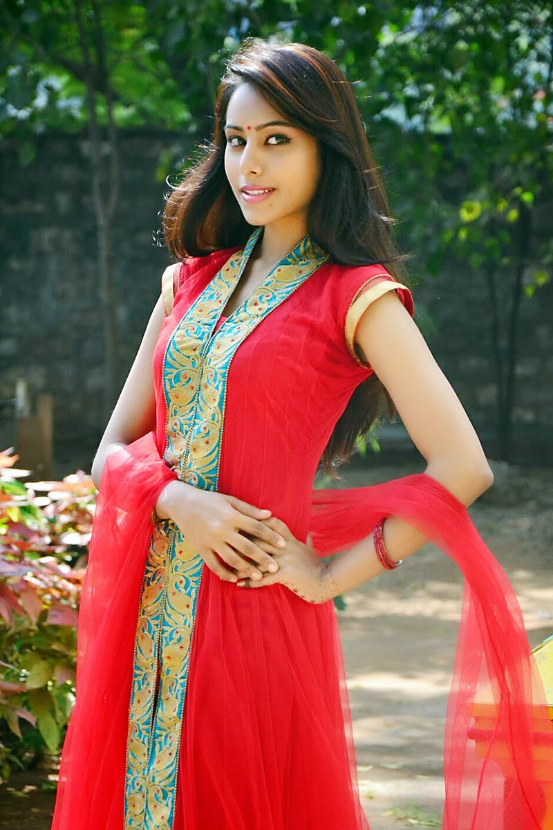 NEW CUTE INDIAN GIRL KHENISHA CHANDRAN SOUTH INDIAN ACTRESS IN RED ...