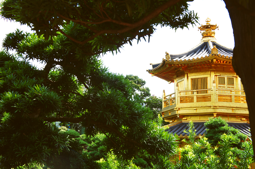 LadyLikes: That Sun Over Chi Lin