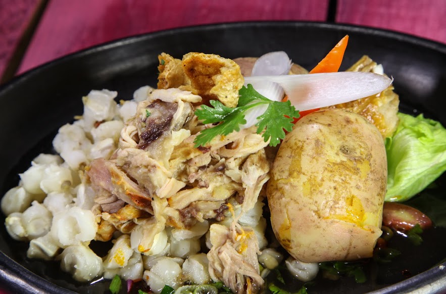 Cocina Molecular: Deconstrucción del Hornado y Encebollado