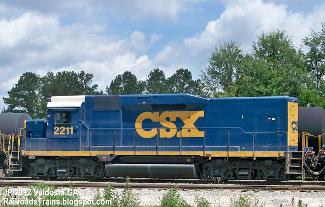 RAILROAD Freight Train Locomotive Engine EMD GE Boxcar BNSF,CSX,FEC,Norfolk Southern,UP,CN,CP ...