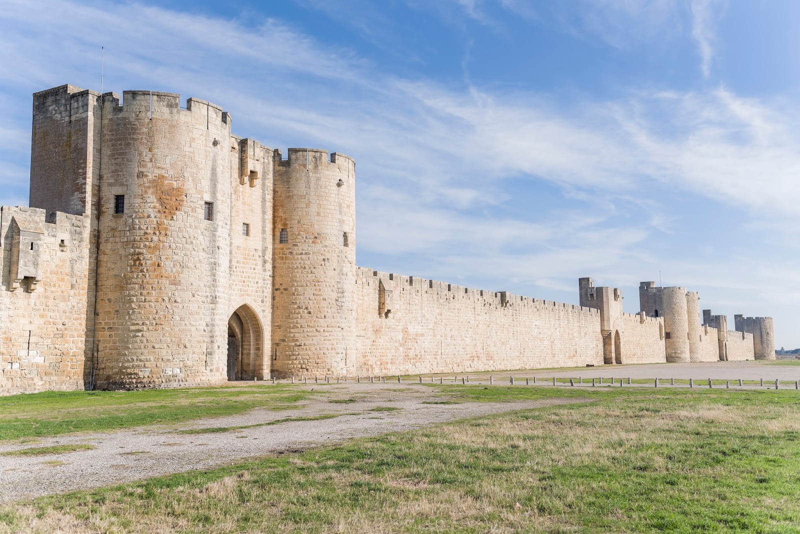 Promenade hivernale : les remparts d'Aigues-Mortes | La Faute Au Graph.