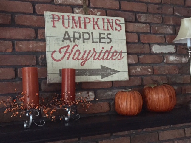 Sew Many Ways...: A Little Fall Decorating...