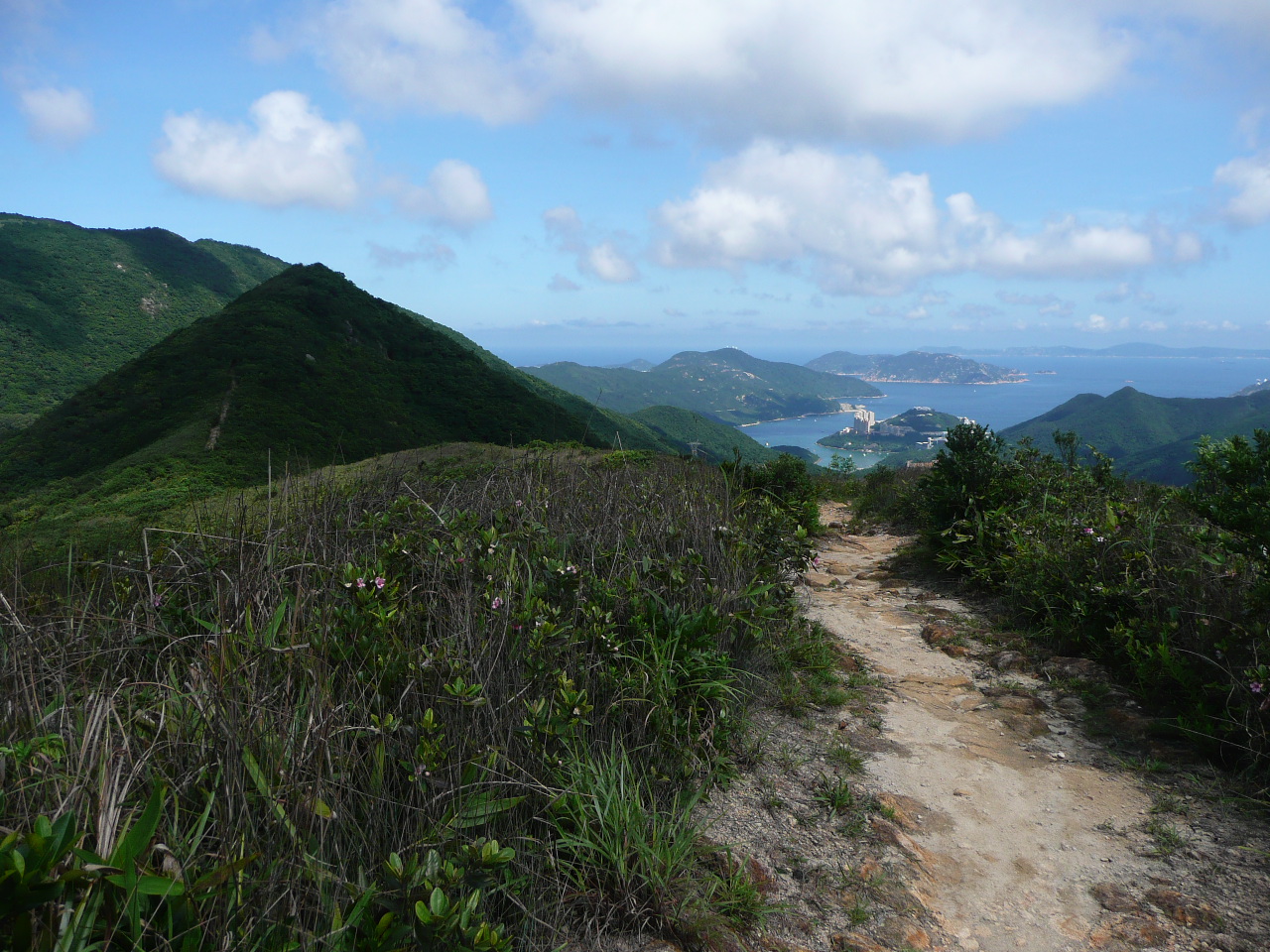 WEBS OF SIGNIFICANCE: From Siu Ma Shan up to Mount Butler (photo-essay)