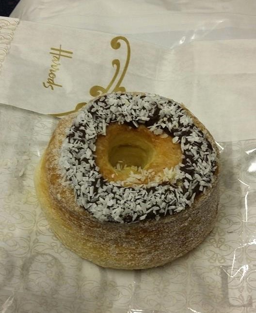 Foodie Eats: REVIEW - Harrods Croconut (Coconut Cronut)