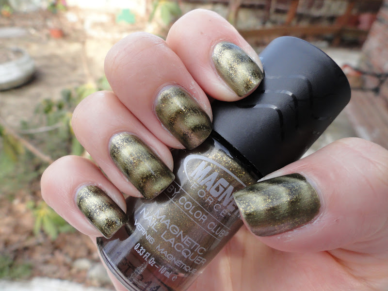 Nails Never Fails: NOTD Color Club Magnetic Nail Polish in Sci-Fi