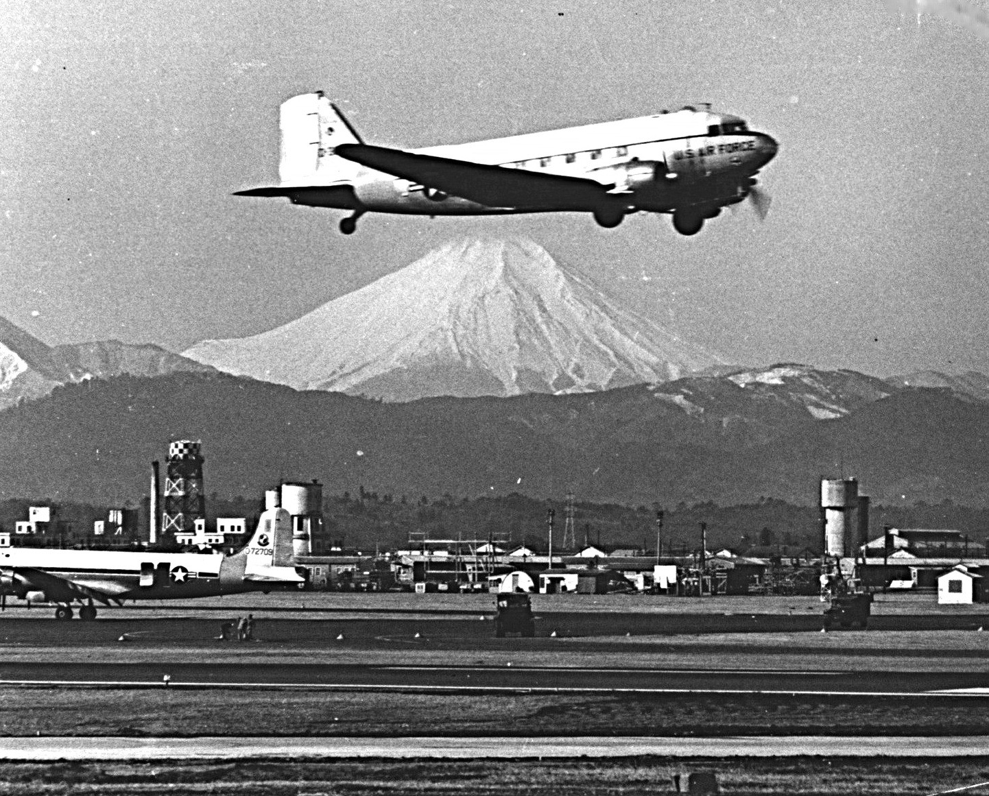 Michael G Skidmore: TACHIKAWA AIR BASE 1945-1977