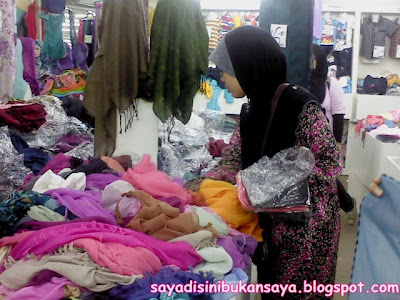 BukanSayaDisini: Kedai Kain Paling Murah di Jalan TAR @ Kedai Muaz Textiles