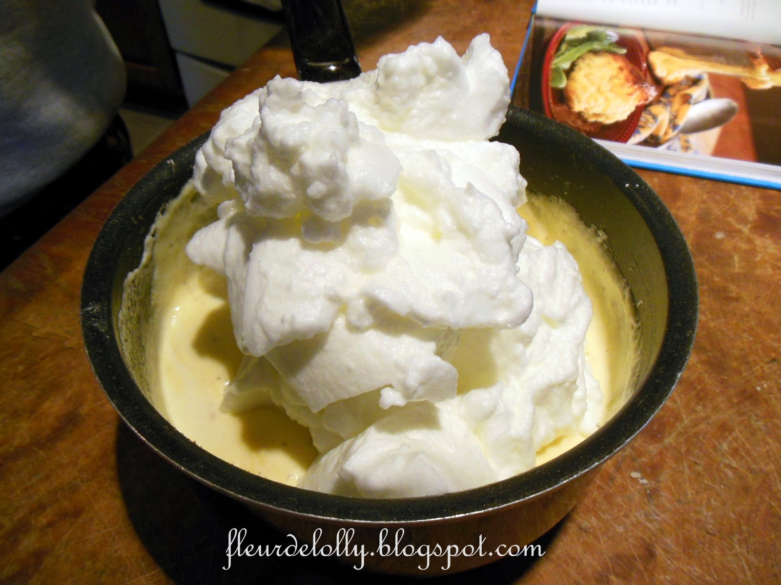 Fleur de Lolly: Souffle Classique au Fromage = Classic Cheese Souffle