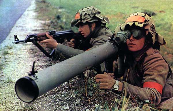 JNA: M79 Osa RUČNI BACAČ RAKETA 90 mm