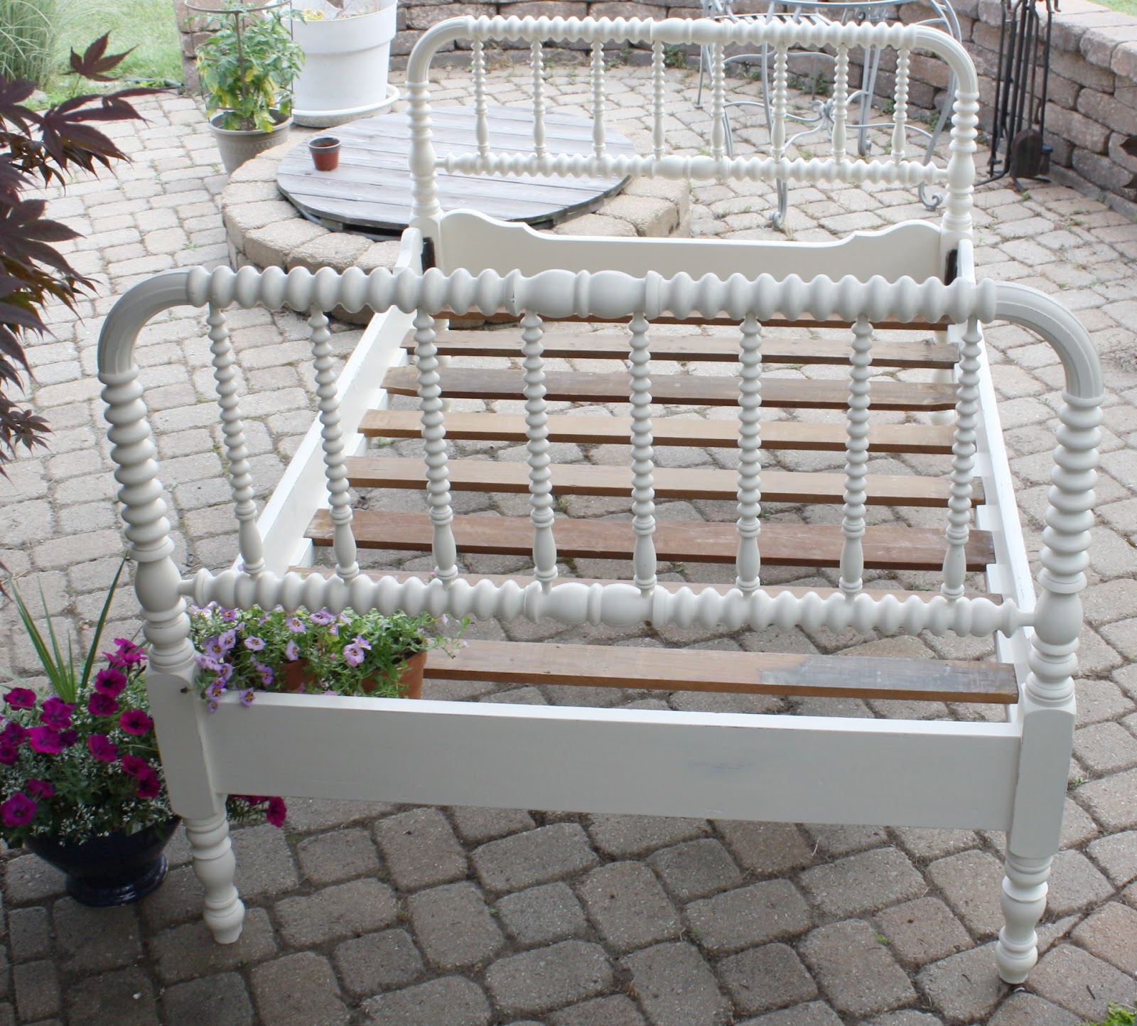 Antique Jenny Lind Spool Bed