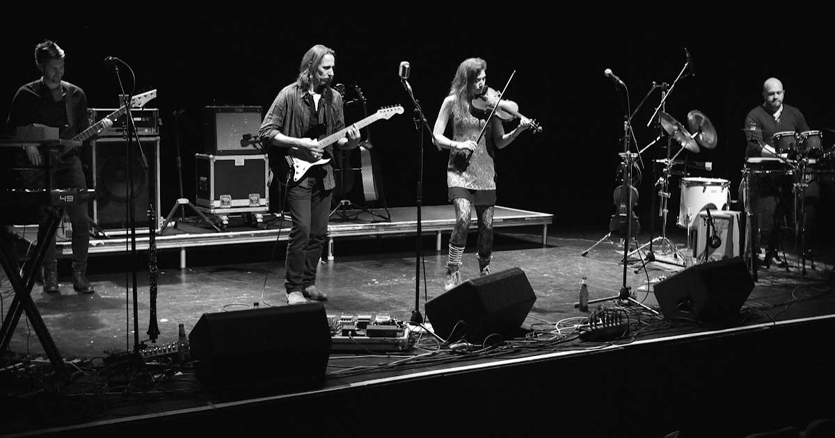 Folk All: ROVING CROWS