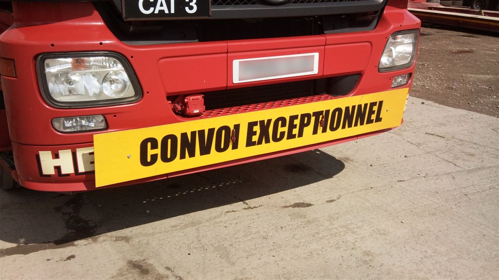 The Green I Signs Blog: convoi exceptionnel 3M diamond grade reflective ...