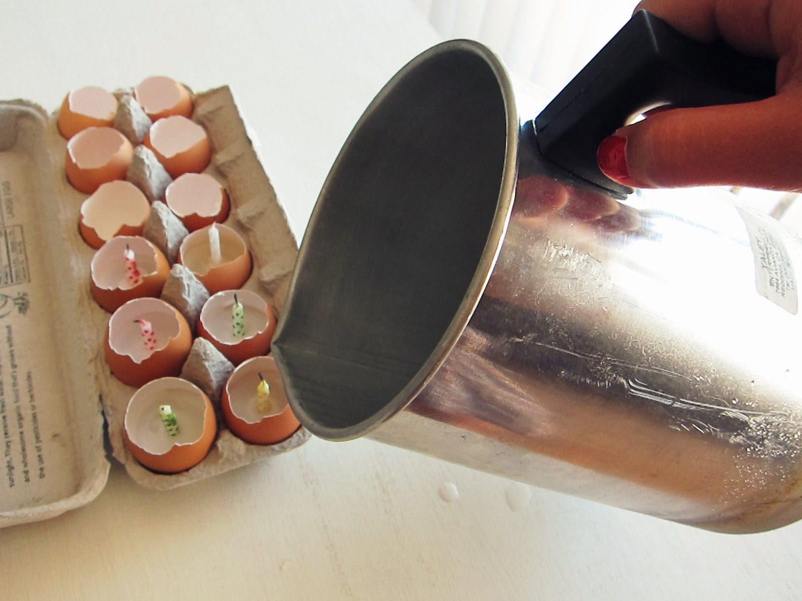 ECO MONSTER: Egg Shell Candle Tutorial