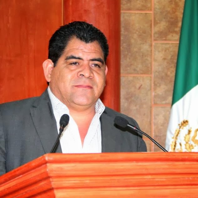 revistaavefenix.blogspot.com: DIPUTADO ARMANDO REYES LEDESMA, ARREMETE ...