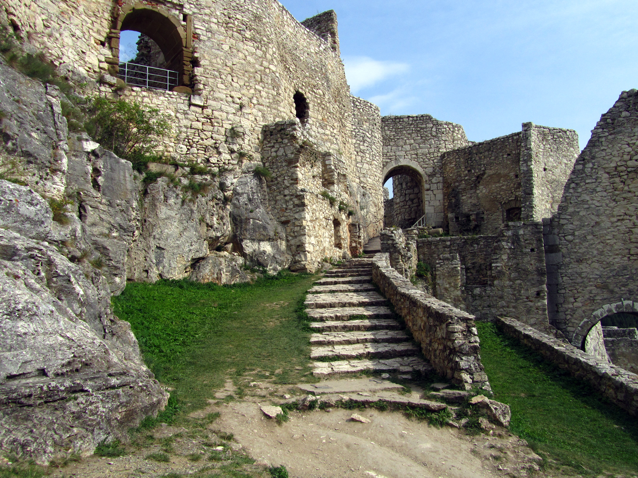 Looking for ingame limestone castles. — polycount