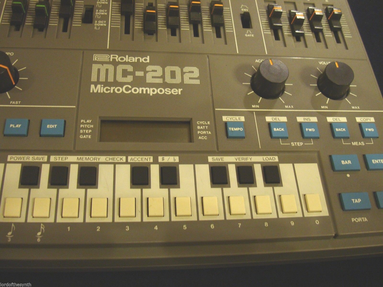 MATRIXSYNTH-B: ROLAND MC202