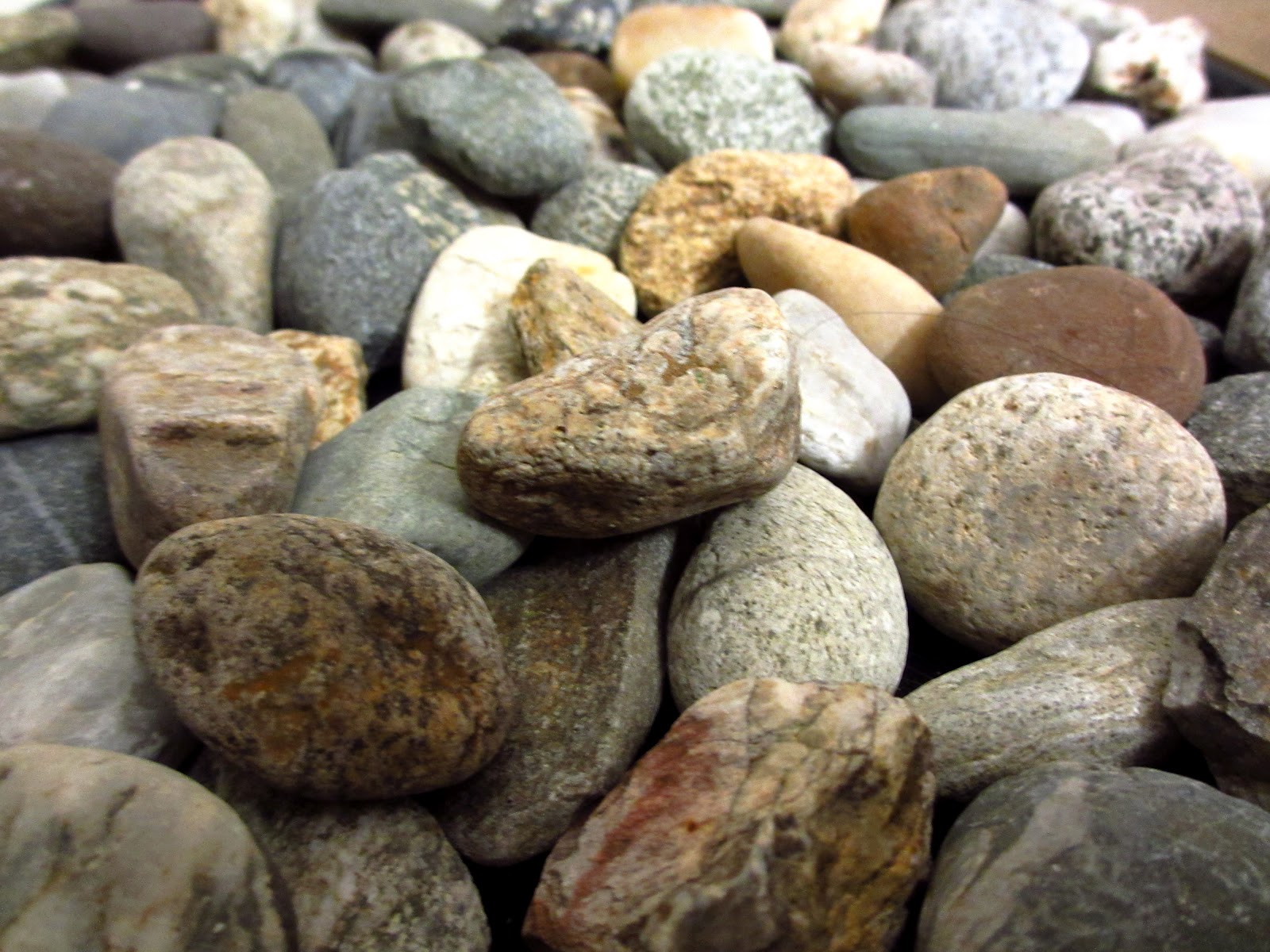 threadbare: DIY: Rock Shoe Tray