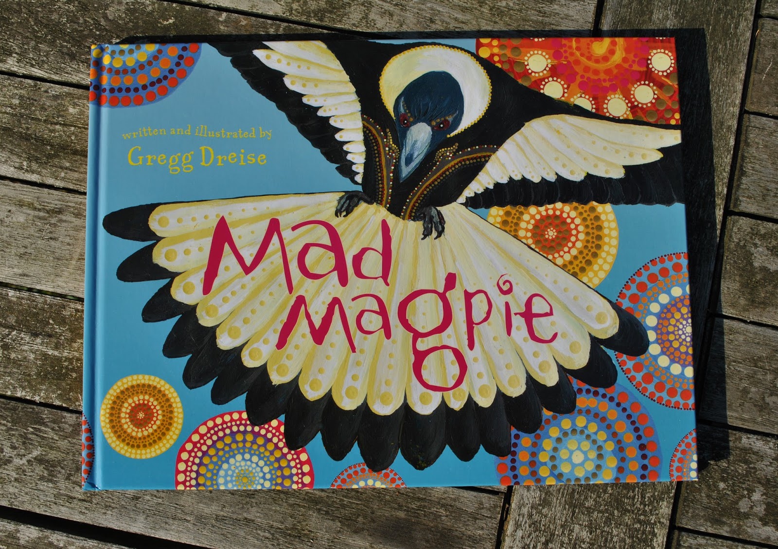 Opičí matka: Naštvaná straka (Mad Magpie) aneb něco z australského soudku