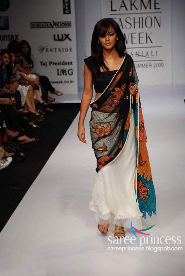 Bollywood actress and model neetu chandra mesmerizing in bare back see ...