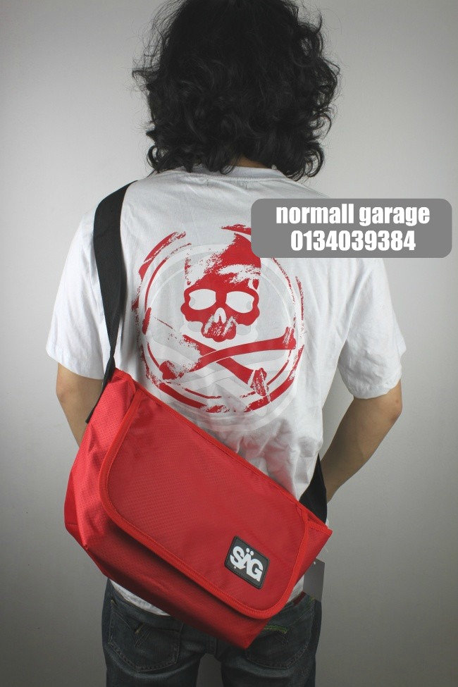 Normall Garange: SAG MESSENGER BAG FOR SALE