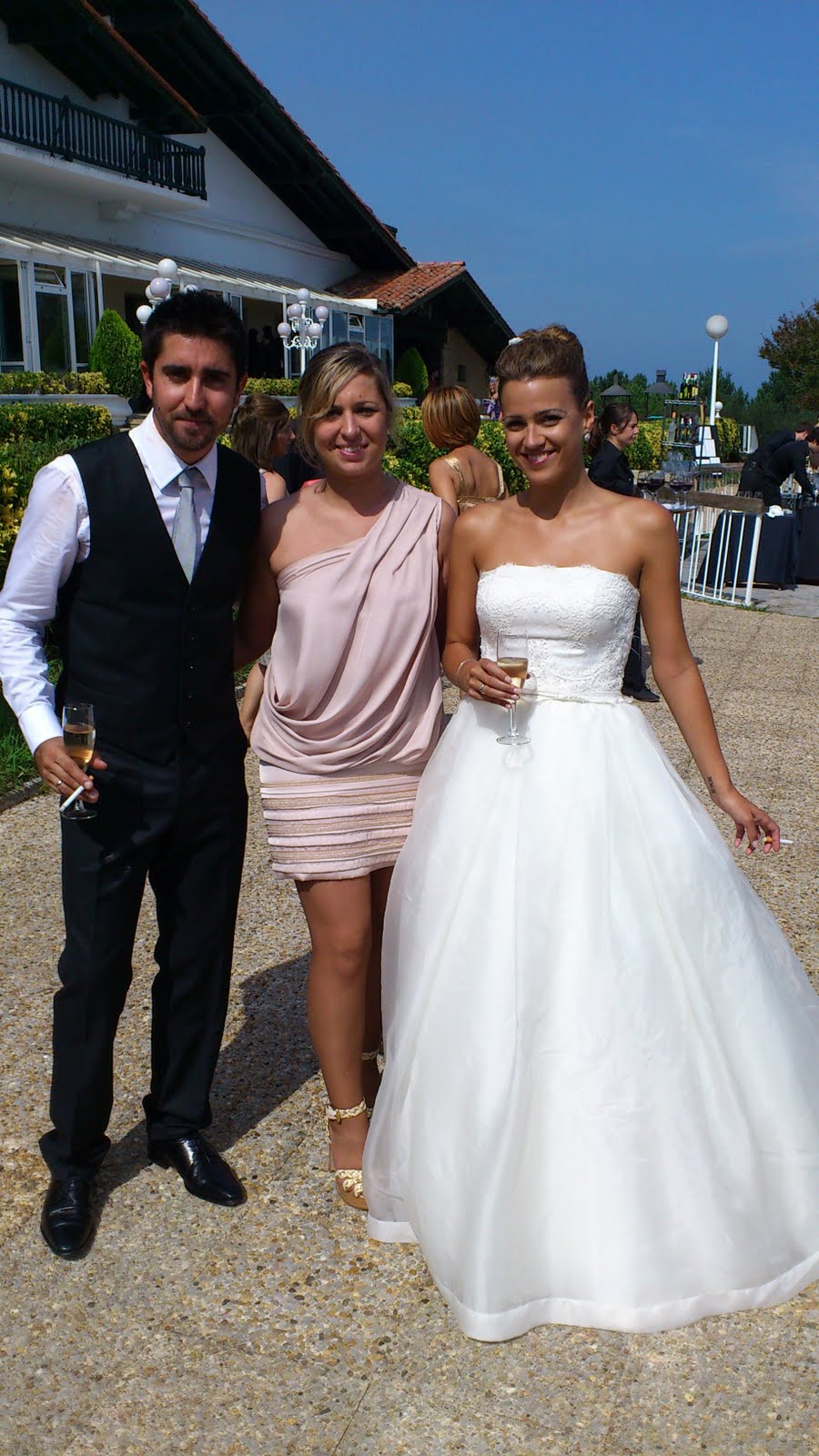 Red Carpet Wedding: Alex Ubago and Maria Alcorta - Red Carpet Wedding