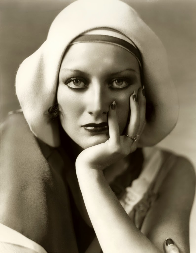 La Sombrerera de Lady Marlo: Lilly Dache, sombrerera II. Sus libros