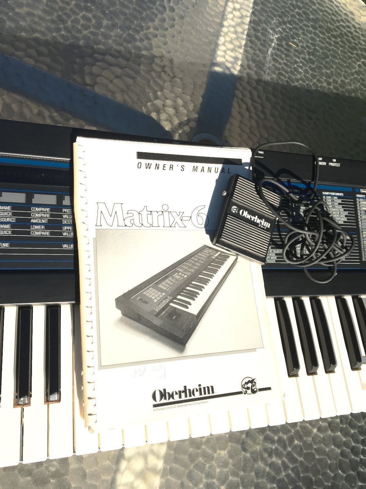 MATRIXSYNTH: Oberheim Matrix 6 Synthesizer w/Manual and Pedal