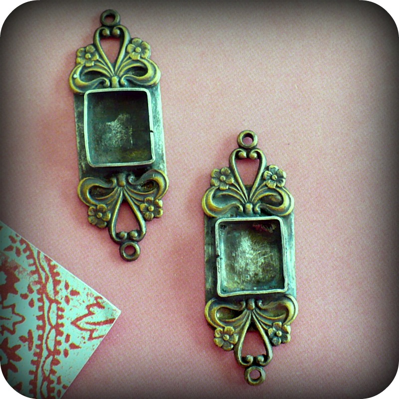 Melismatic Art Jewelry: Bezels