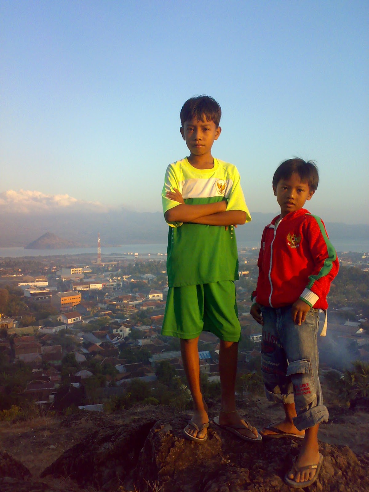 UNDANGAN MURAH KOTA BIMA: Pemandangan Indah Dari Atas Gunung Raja ...