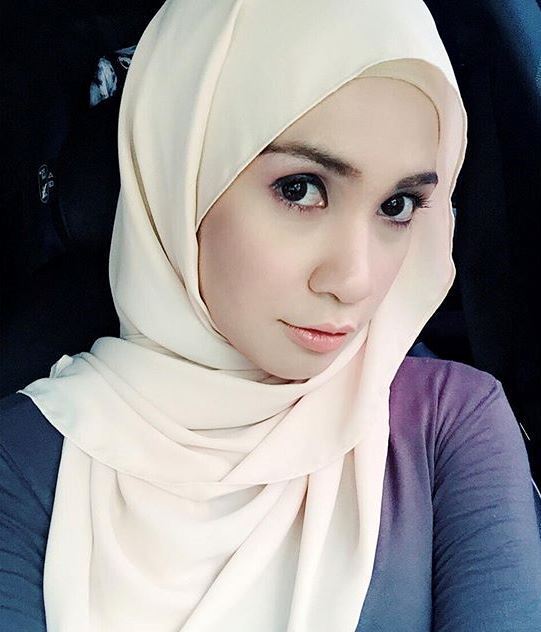 Gambar dan Biodata Izreen Azminda - Viral Cinta