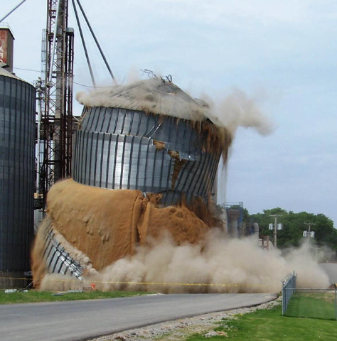 The Global Miller: 15/12/2014: 40,000-bushel grain bin collapses in US
