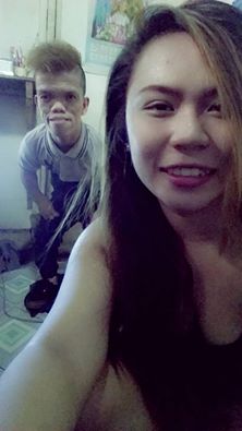 Real love story about the viral photo of this sweet couple ~ Pinoy Magazine