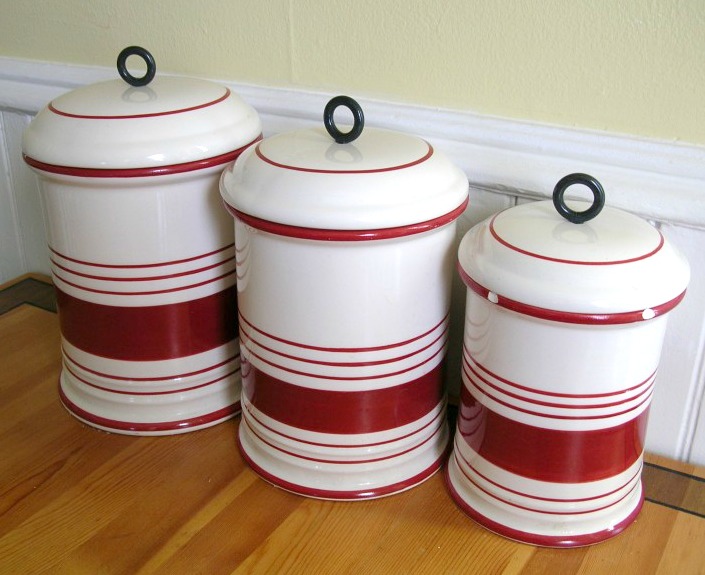 ORDINARY MOMMY DESIGN: Small Storage Solutions.