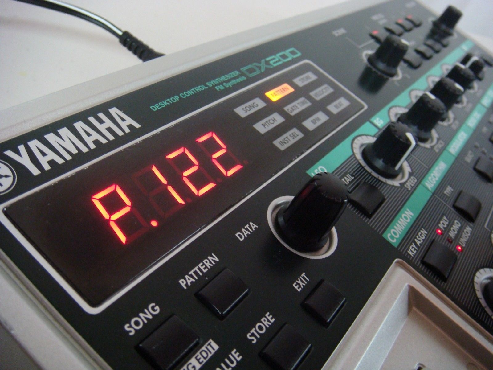 MATRIXSYNTH: Yamaha DX200 Synthesizer Loopfactory