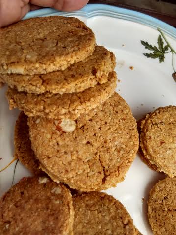 Power Packed Oatmeal Digestives With Whole Wheat Flour, Almonds