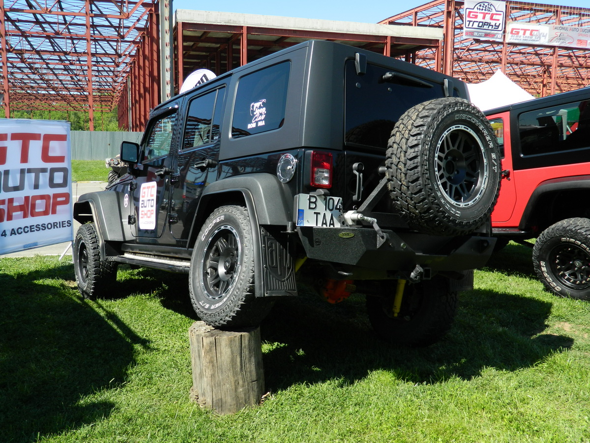 LA MULTI ANI, ROMANIA!: Jeep