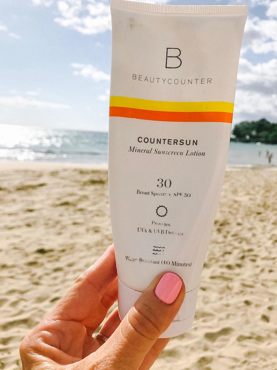 6 Tips on How to Choose a Sunscreen - Michaela Noelle Designs