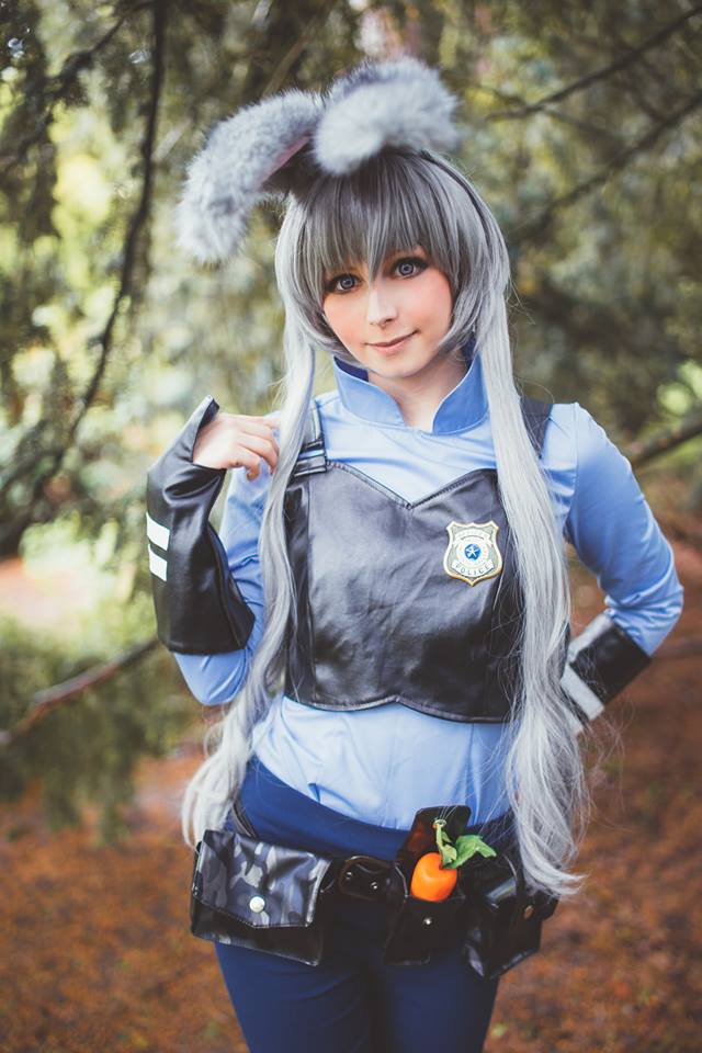 Calvin's Canadian Cave of Coolness: More Cosplay This Week