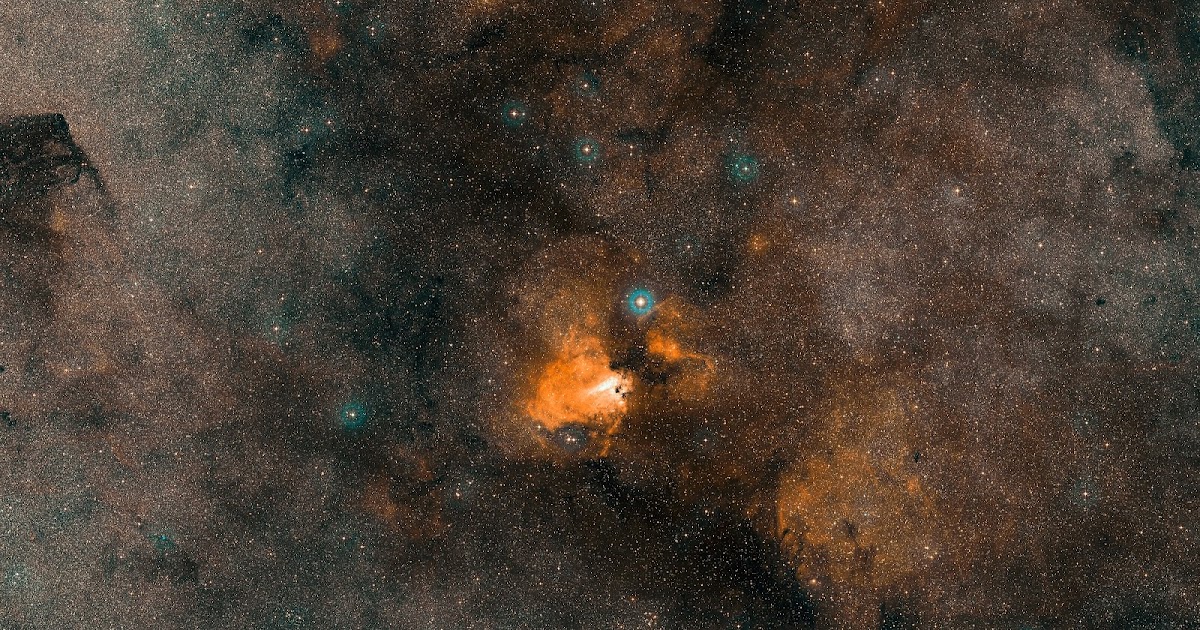Digitized Sky Survey Image of the Omega Nebula (M 17) | Earth Blog