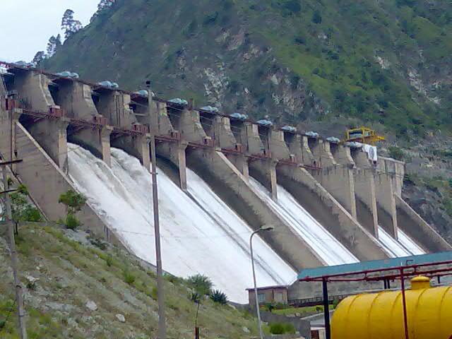 When was Pallivasal hydroelectric project established in Kerala?