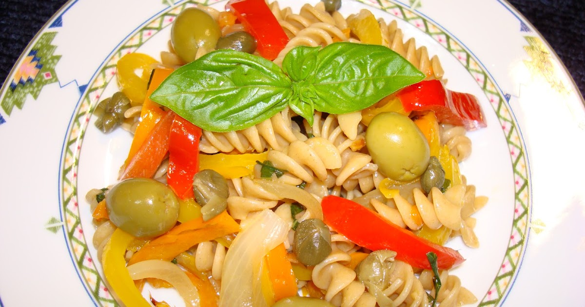 LA COCINA DEL POLLO: WHOLE WHEAT ROTINI WITH PEPPERS AND ONIONS