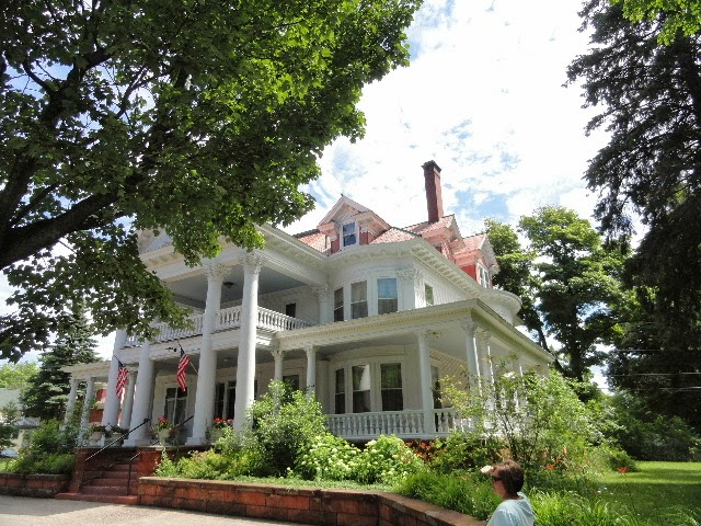 How to Love Where You Are and Eat Where the Locals Eat!!: CATCHING UP ...