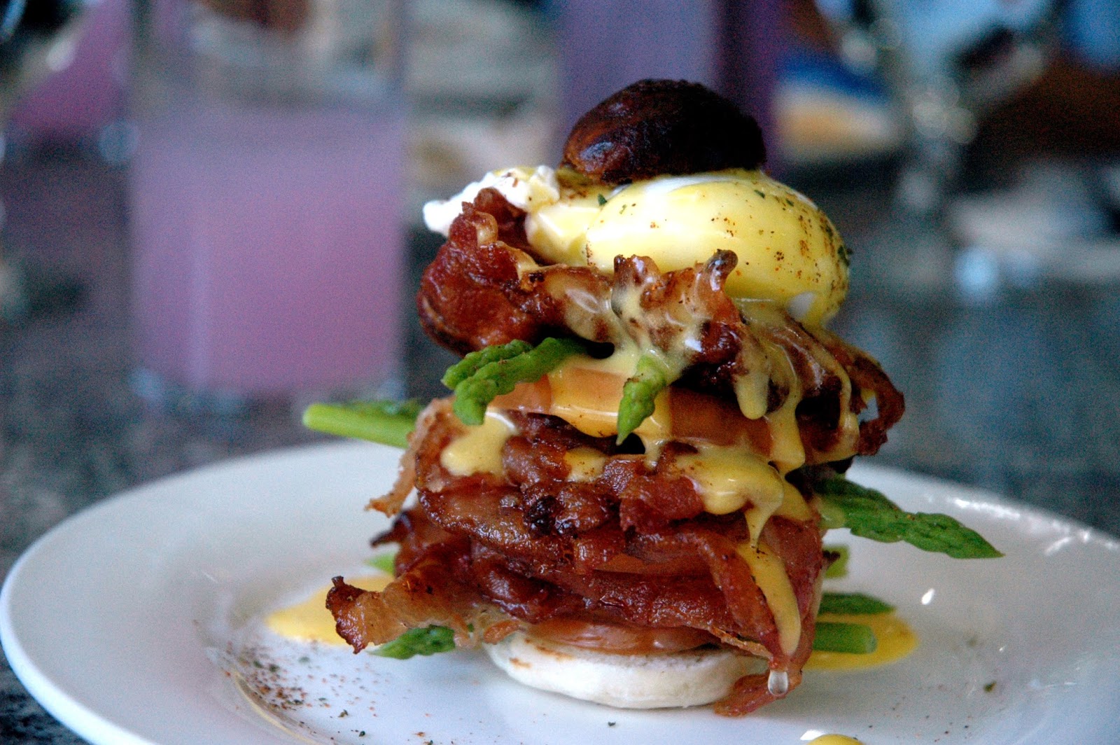 DUDE FOR FOOD: Flavors of Baguio: Meet Le Monet's Legendary Eggs Benedict