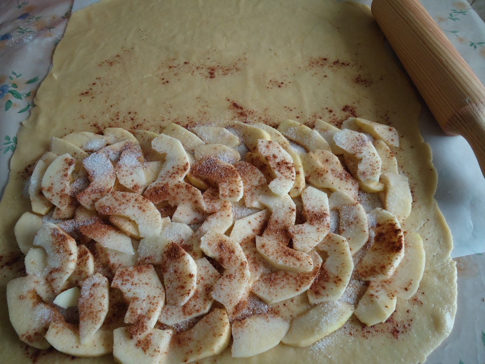 yo cocino mucho: ,PASTILLO DE MANZANA 0 EMPANADICO