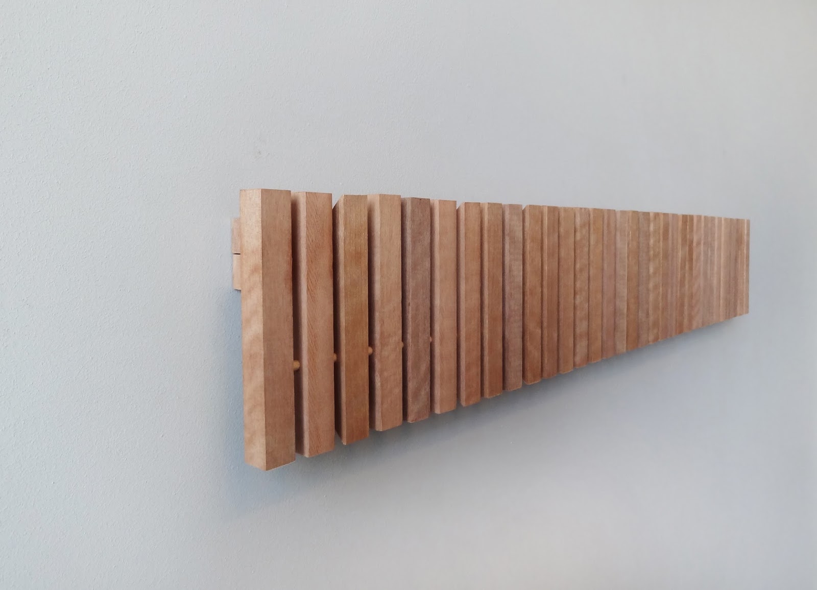 sumaysuma: MARIMBA _ Colgador de pared, diseño inteligente en madera ...